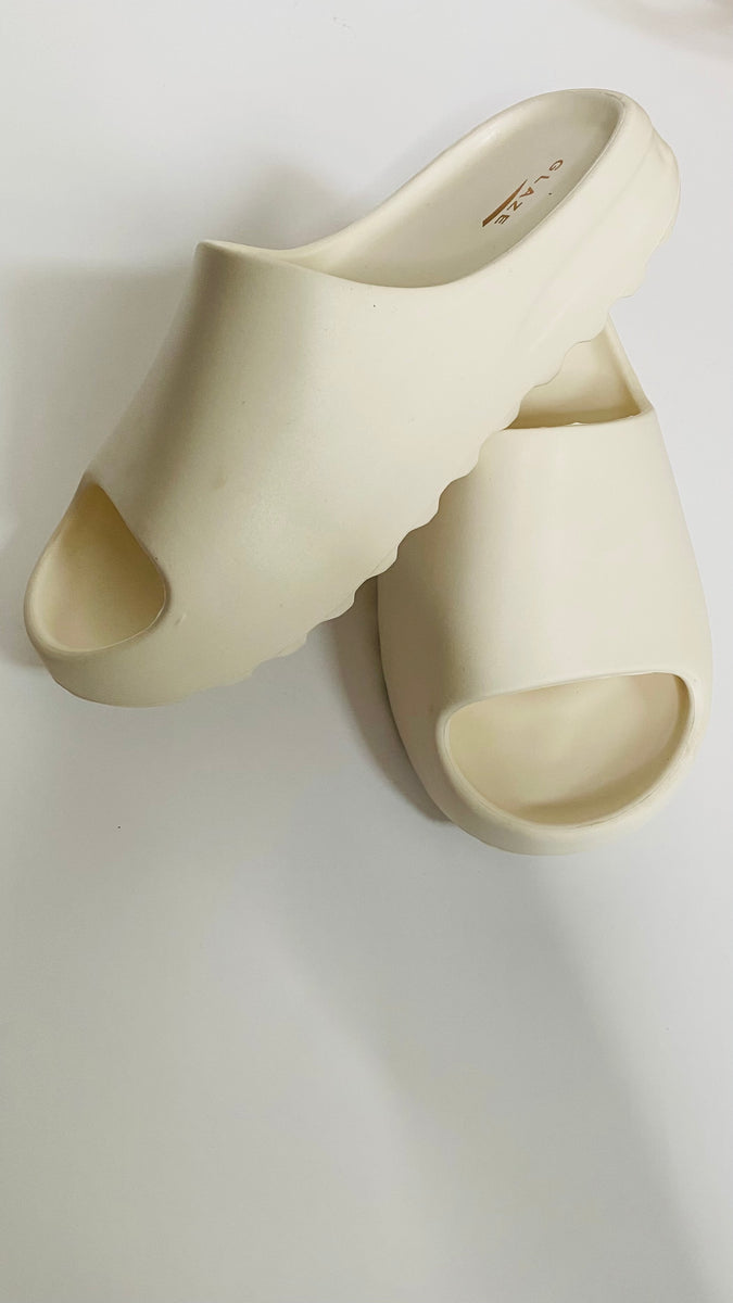 Chill Mode - slide shoes (White) – A Dose of Style